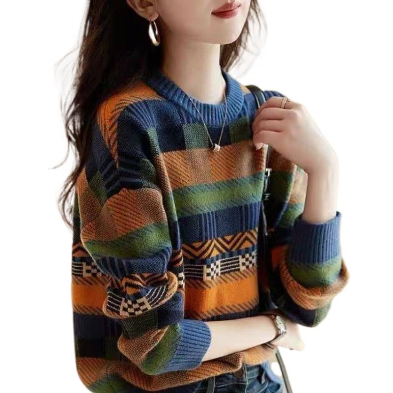 Badu.bg Вълнен пуловер с кръгло деколте и дълги разкроени ръкави, над ...